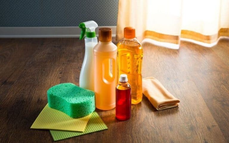 4 Easy Steps on How to Deodorize Wood Floor